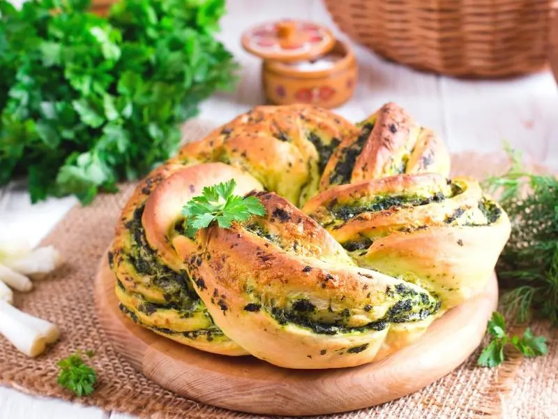 Gedrehtes Pestobrot - Oma Kocht