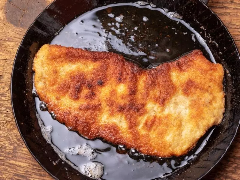 Knuspriges Wiener Schnitzel - Oma Kocht